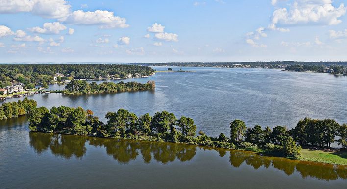 Boat Rentals near Lake Conroe -- starting at $85 / Hour | Getmyboat